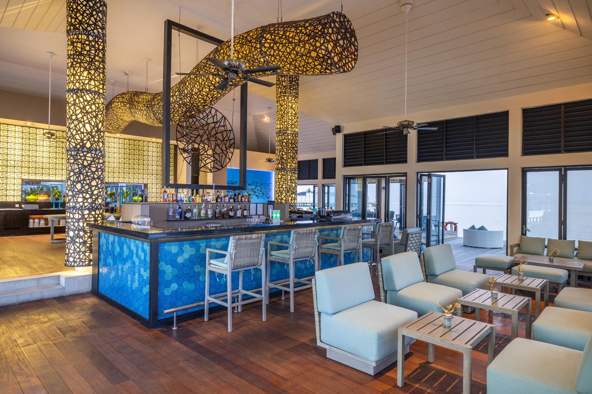 Azzurro Restaurant and Bar | Angsana Velavaru Resort